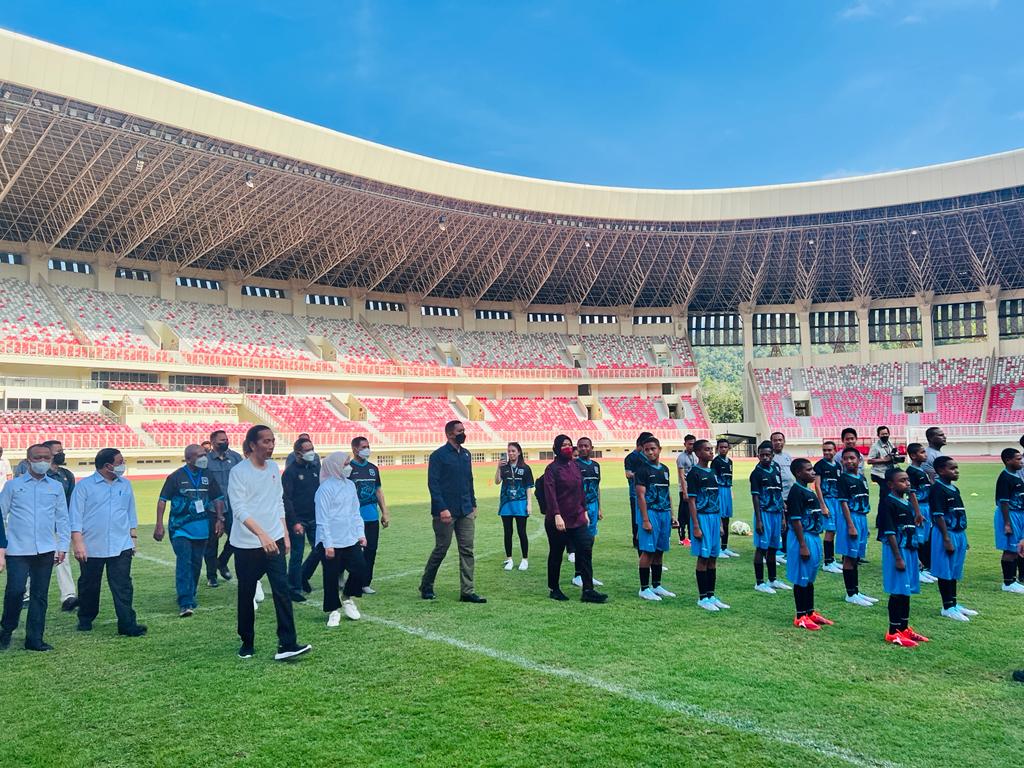 Jokowi Buka Papua Football Academy - Aspek.id